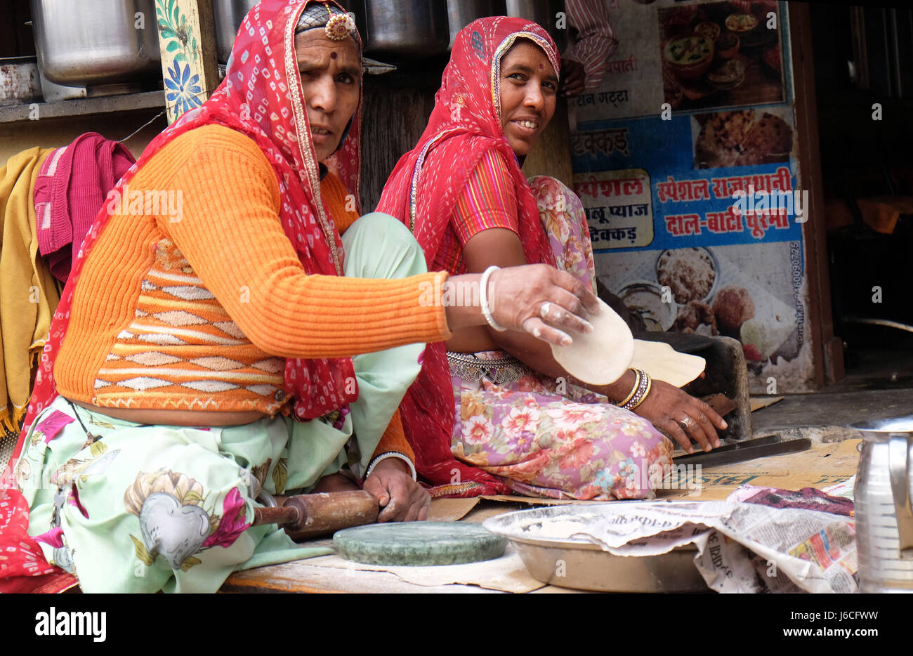 Woman naan india hi-res stock photography and images - Alamy