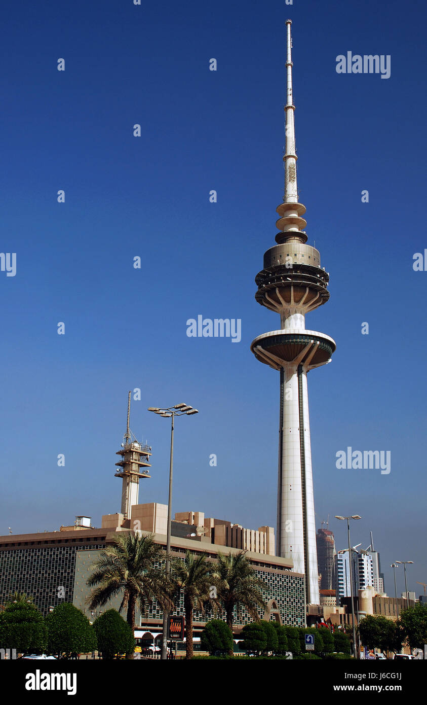 Construction skyscrapers kuwait city hi-res stock photography and ...