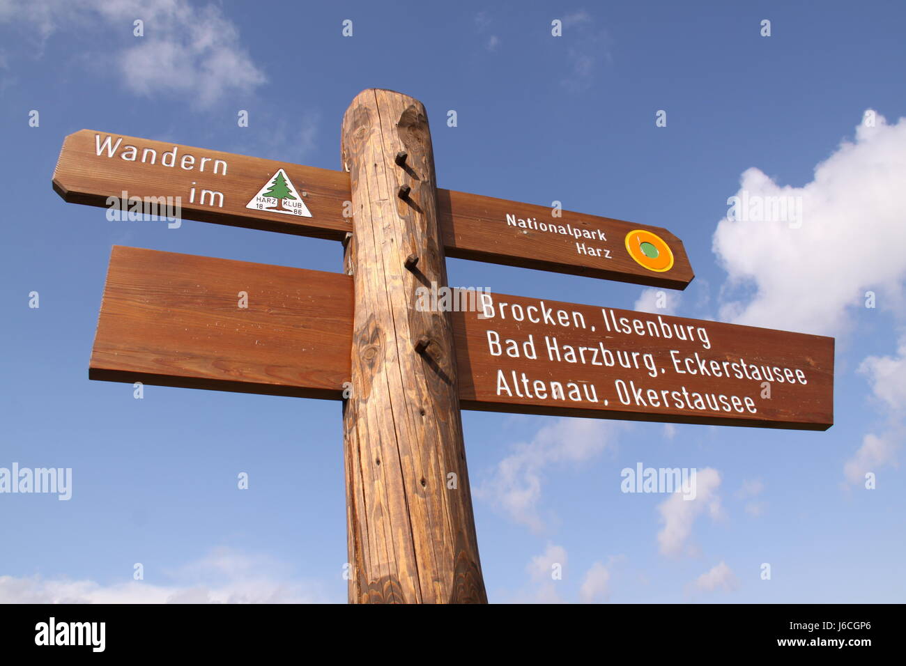 signpost for walkers Stock Photo - Alamy