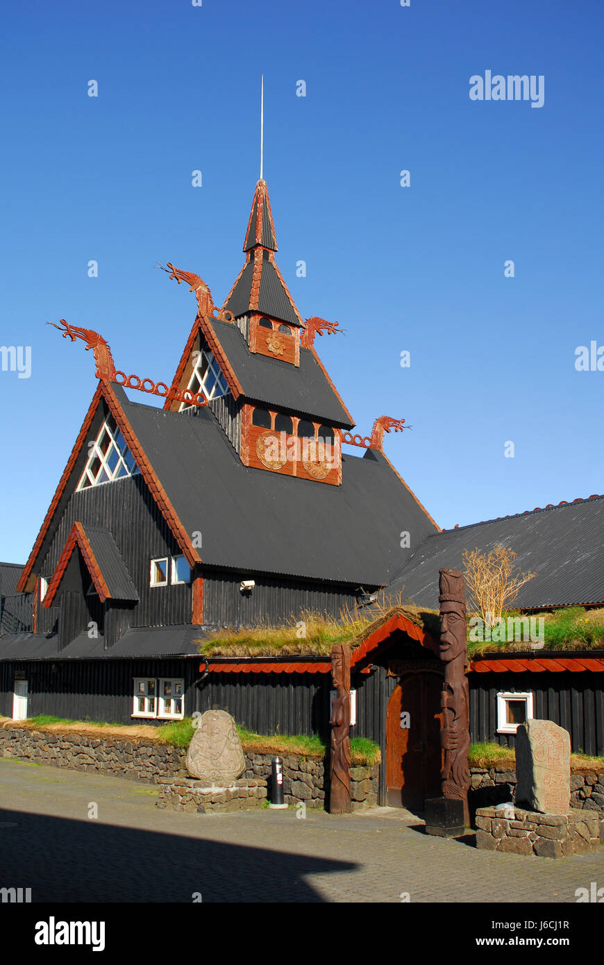 Viking house hi-res stock photography and images - Alamy