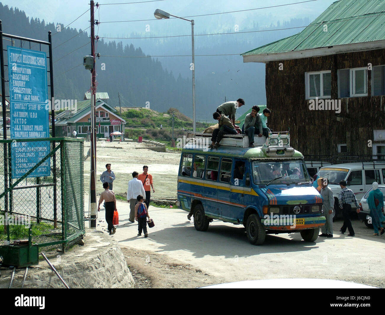 Gulmarg Tourism And Travel, Summer beauty of Gulmarg, Places to visit ...