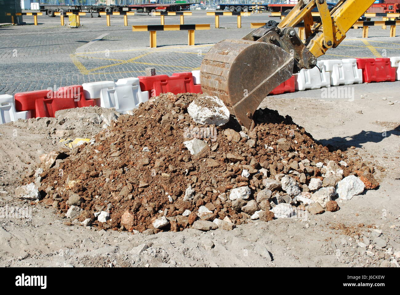 industry caterpillar bulldozer dig scene location site machine ...