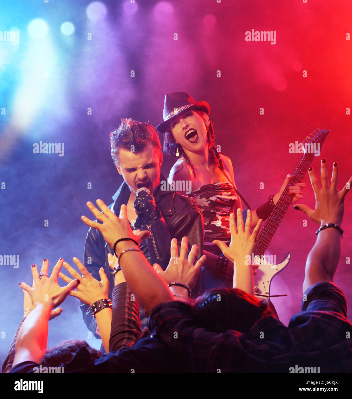 Screaming fans celebrity hi-res stock photography and images - Alamy