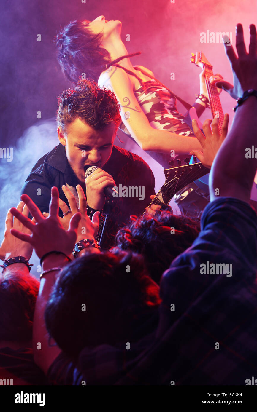 Screaming fans celebrity hi-res stock photography and images - Alamy