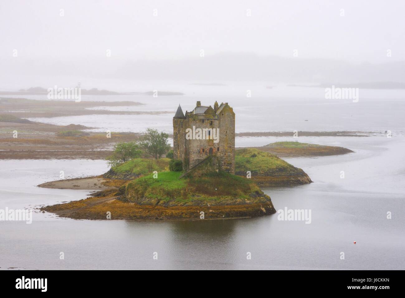 Stalker castle fog hi-res stock photography and images - Alamy