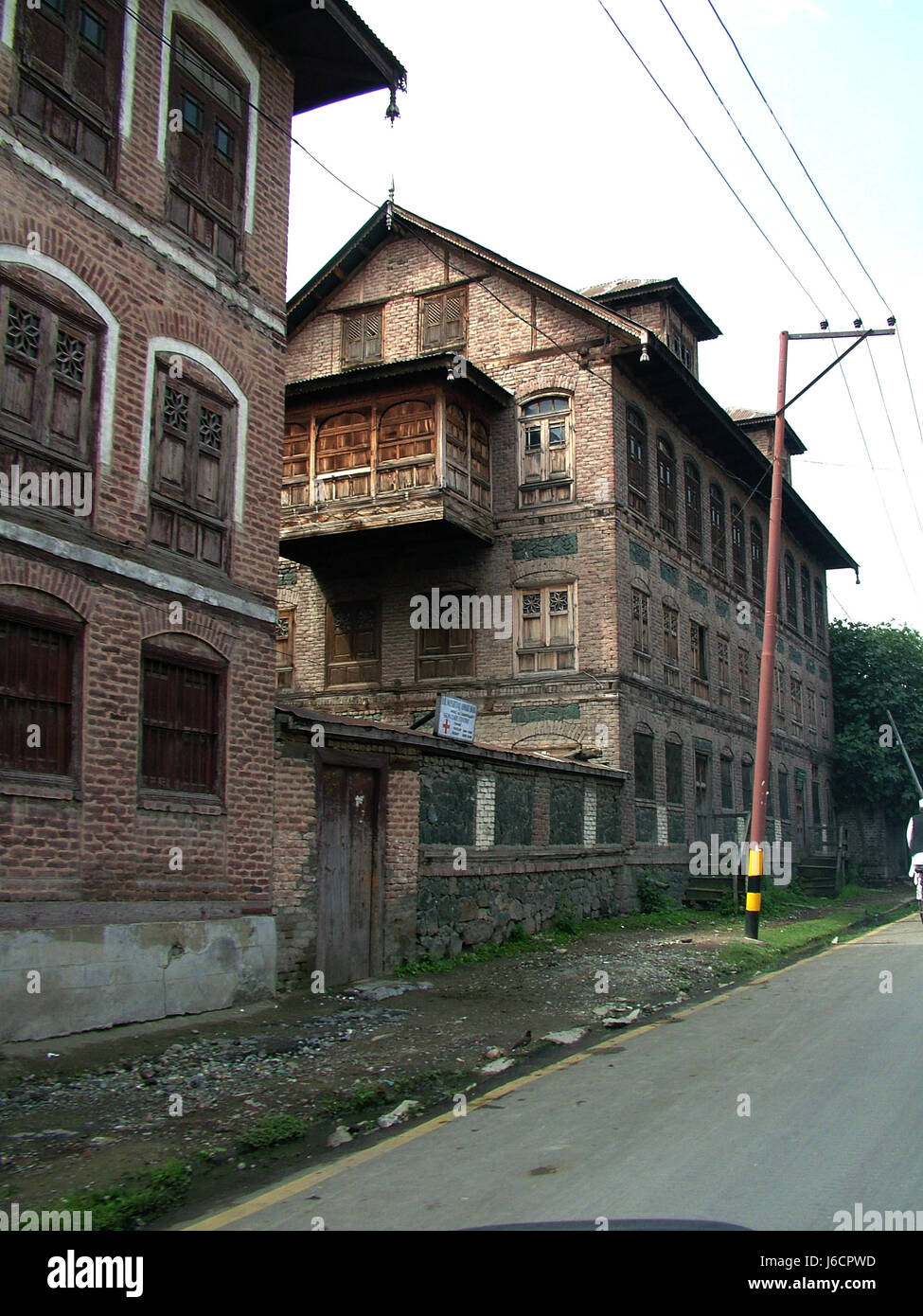 Kashmir Traditional Beautiful Homes, House, Kashmir Himalayan Valley ...