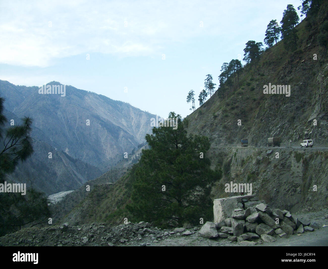 Dangerous Road, India, Kashmir, Jammu to Srinagar, Road, Beautiful ...