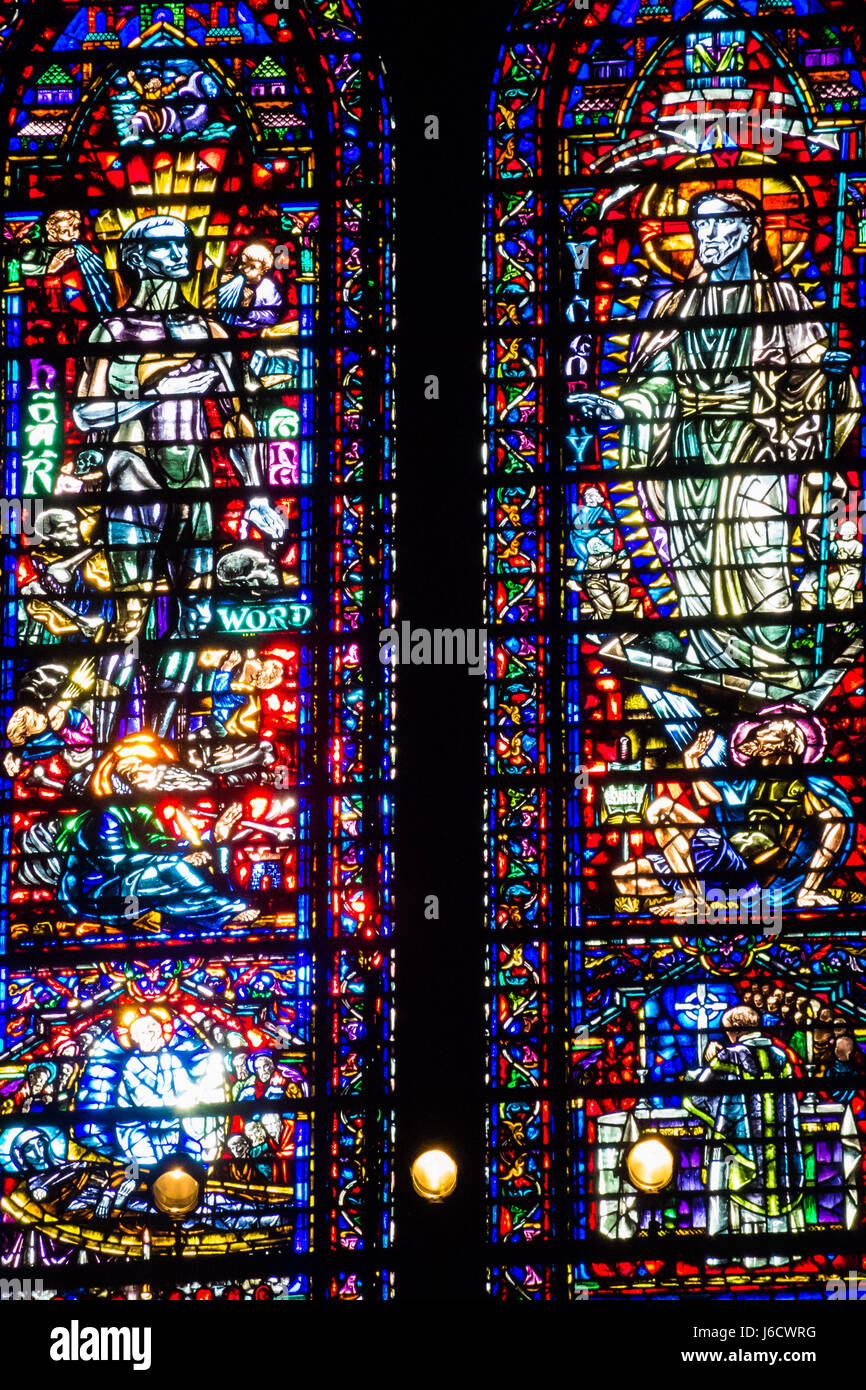 Church windows hi-res stock photography and images - Alamy