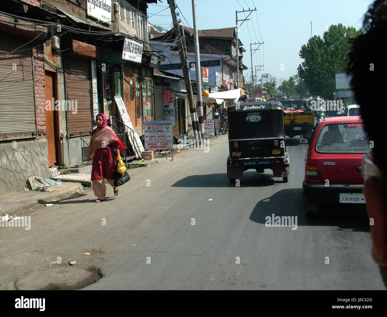 Srinagar Street Road, Kashmir (Copyright © Saji Maramon Stock Photo - Alamy