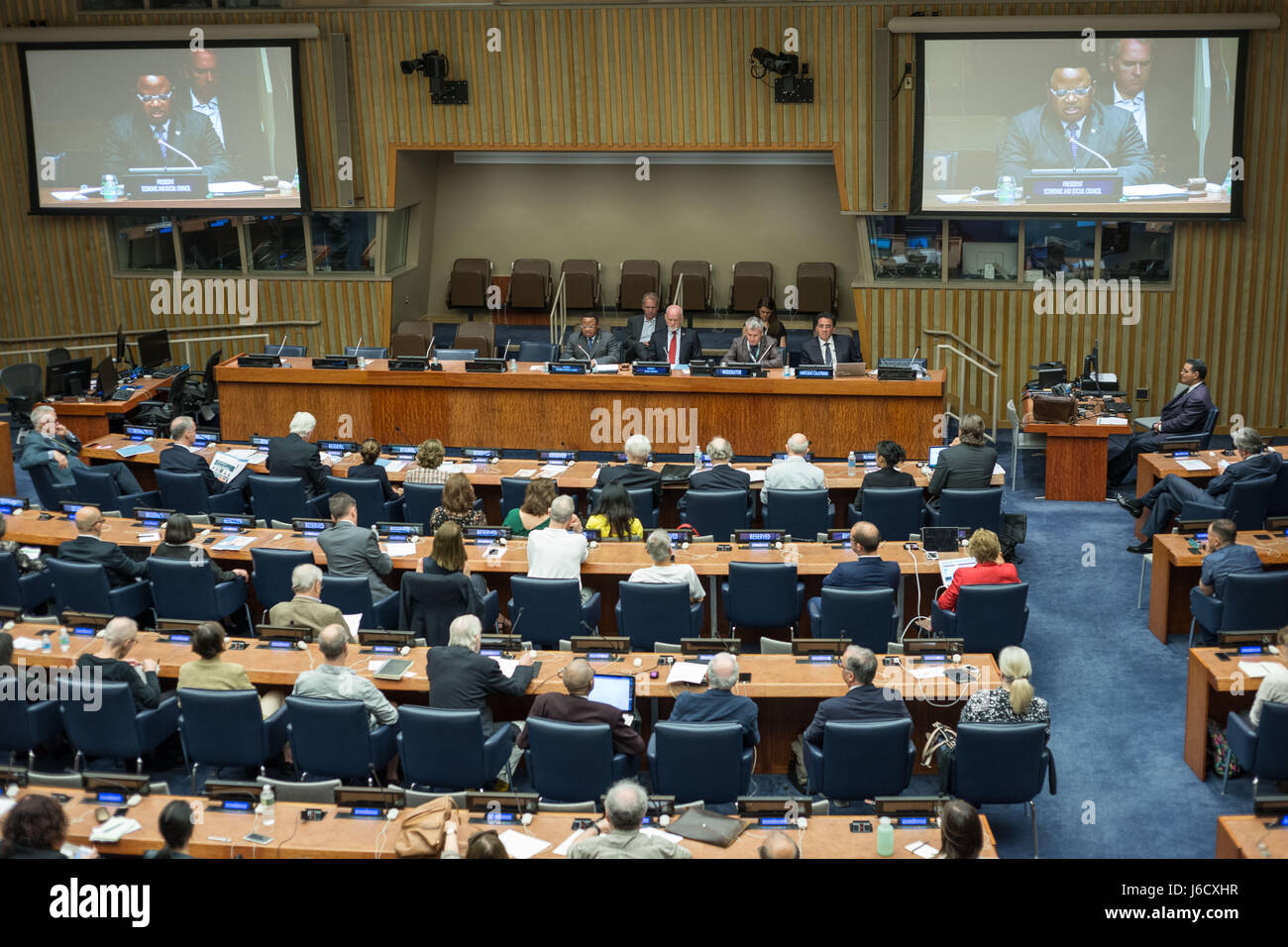 Un sustainable development goals hi-res stock photography and images ...