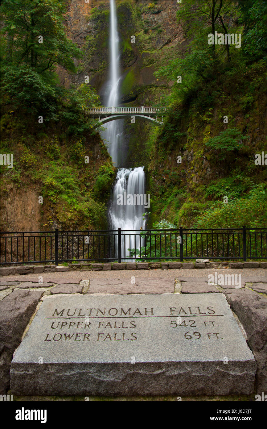 Multnomah Falls with Benson Bridge, Historic Columbia River Highway ...