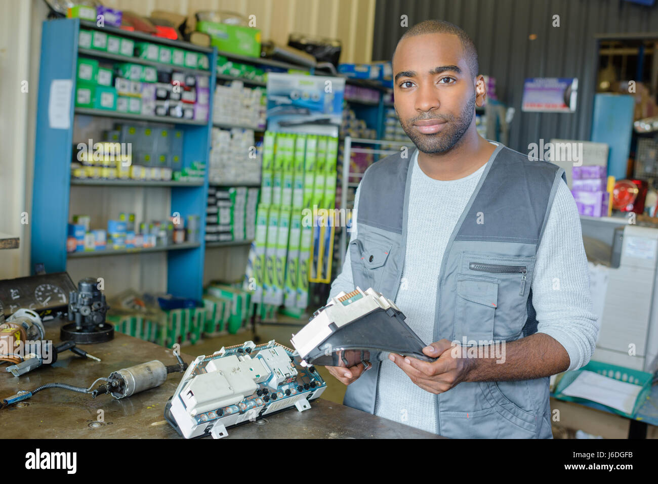 Selling scrap hi-res stock photography and images - Alamy