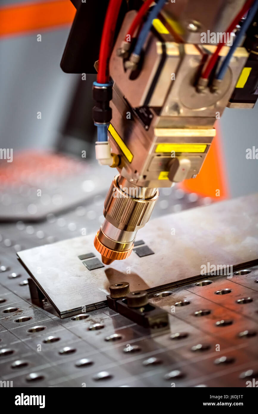 Fibre laser robotic remote cutting system. CNC Laser plasma cutting of ...