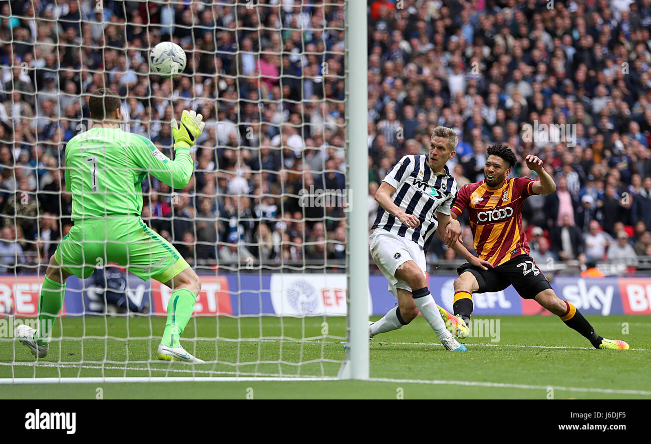 Millwalls steve morison scores first goal hi-res stock photography and ...