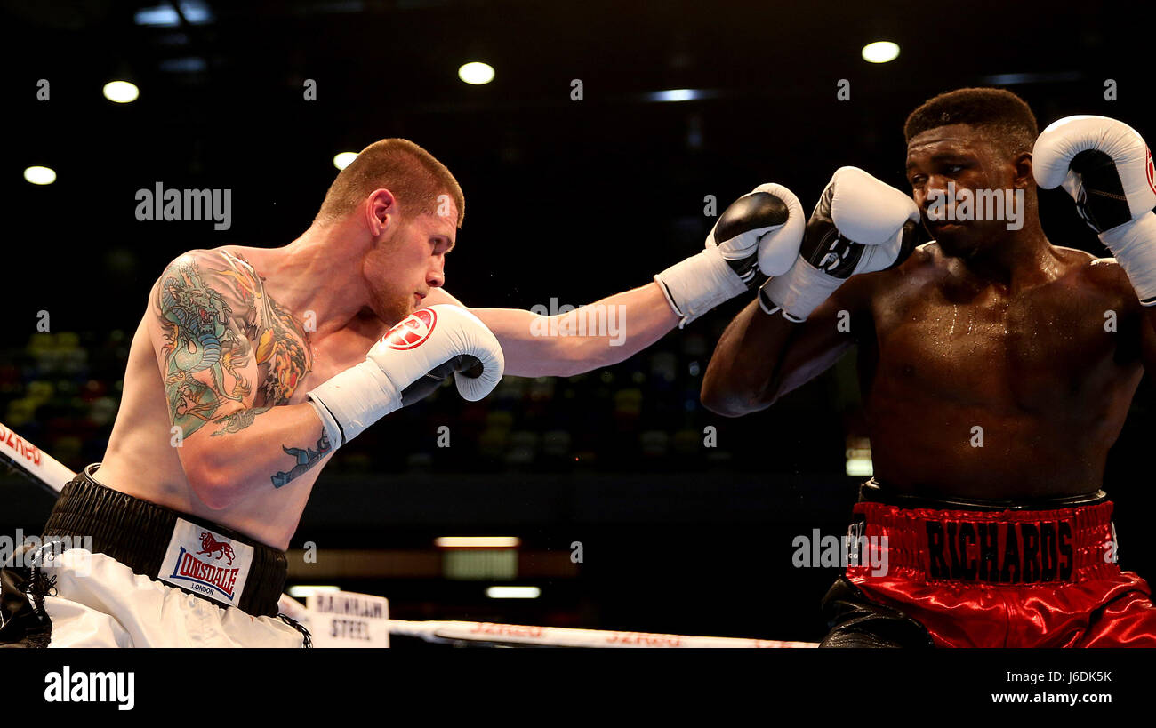 Anthony Fox and Lerrone Richards in the International Super ...