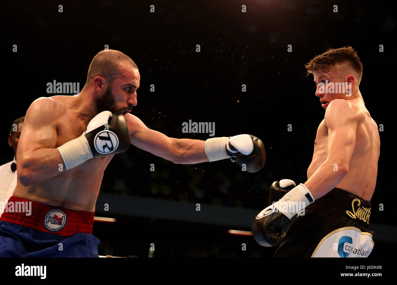 Ben Smith (right) and Yousef Al Hamidi in the Super-Lightweight Contest ...