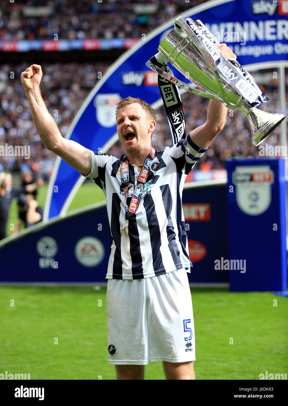 Millwall captain Tony Craig celebrate with the trophy after the Sky Bet ...
