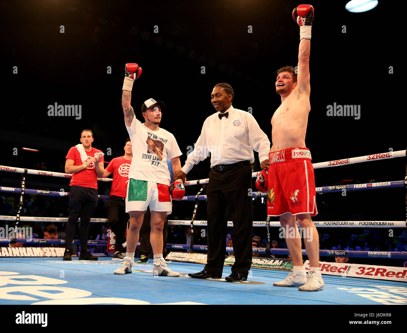 Mitchell Smith (left) celebrates winning against Lee Connelly in the ...