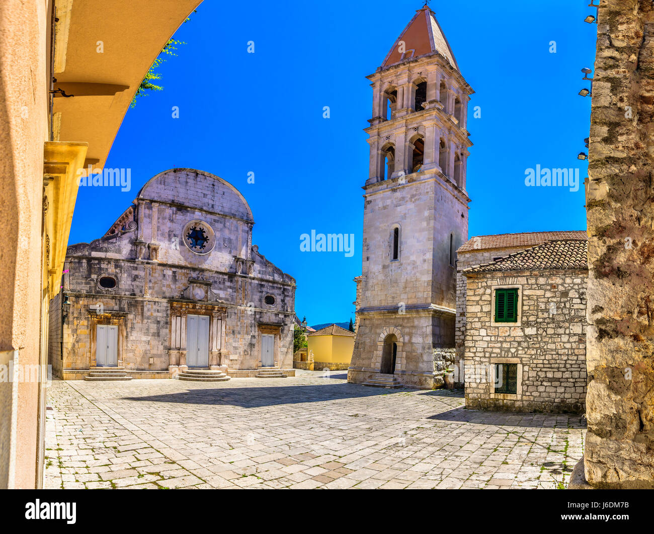 Triple apse hi-res stock photography and images - Alamy