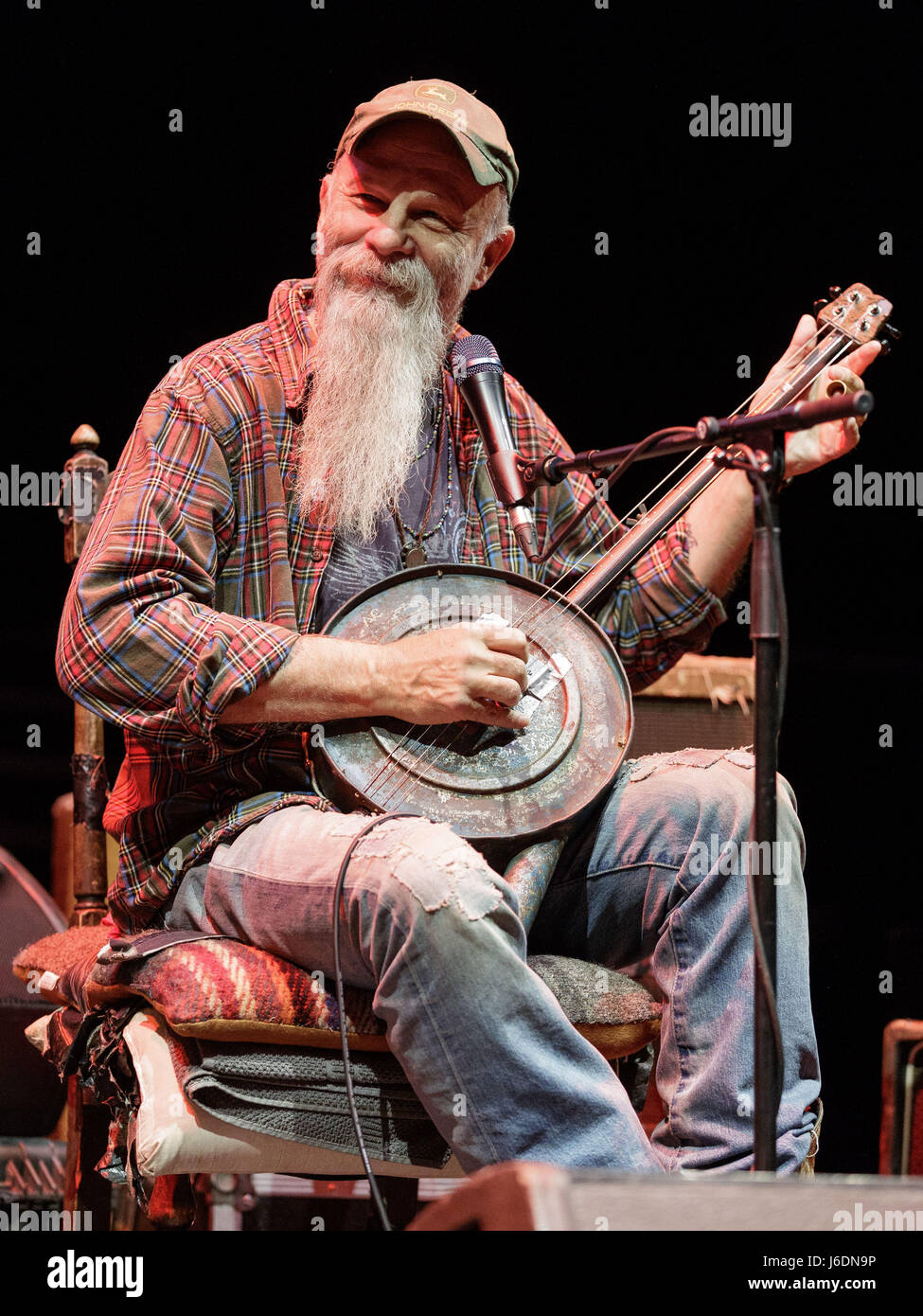 Seasick Steve performing live in concert at the Edinburgh Usher hall ...