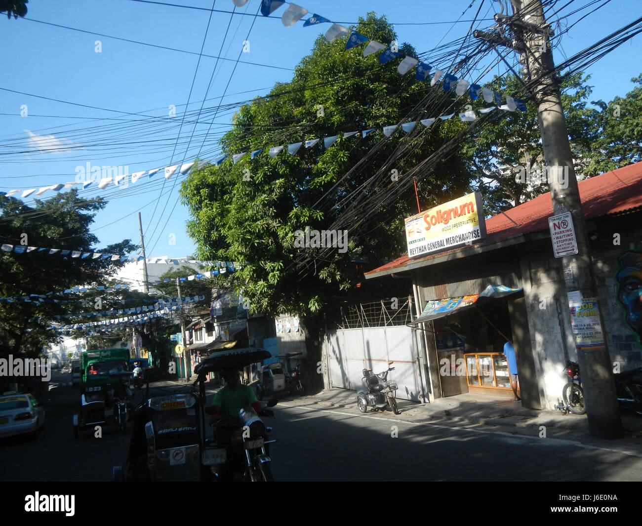 Traffic intersection city manila hi-res stock photography and images ...