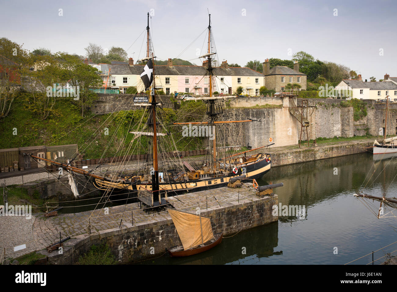 Tall ships charlestown cornwall hi-res stock photography and images - Alamy