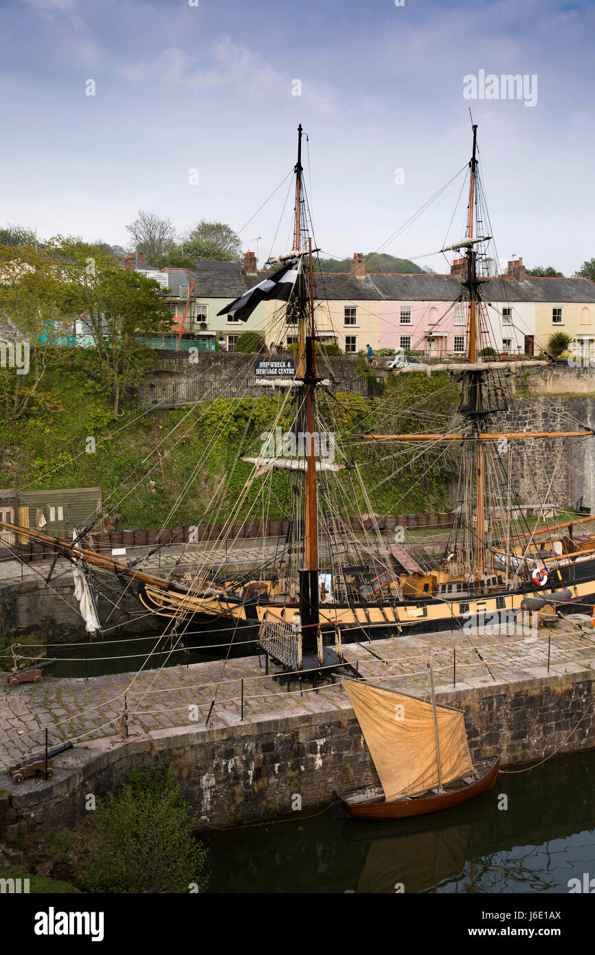 Tall ships charlestown cornwall hi-res stock photography and images - Alamy