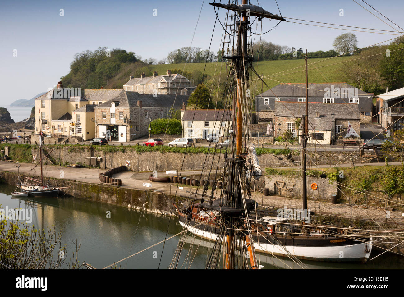 Tall ships in historic port hi-res stock photography and images - Alamy