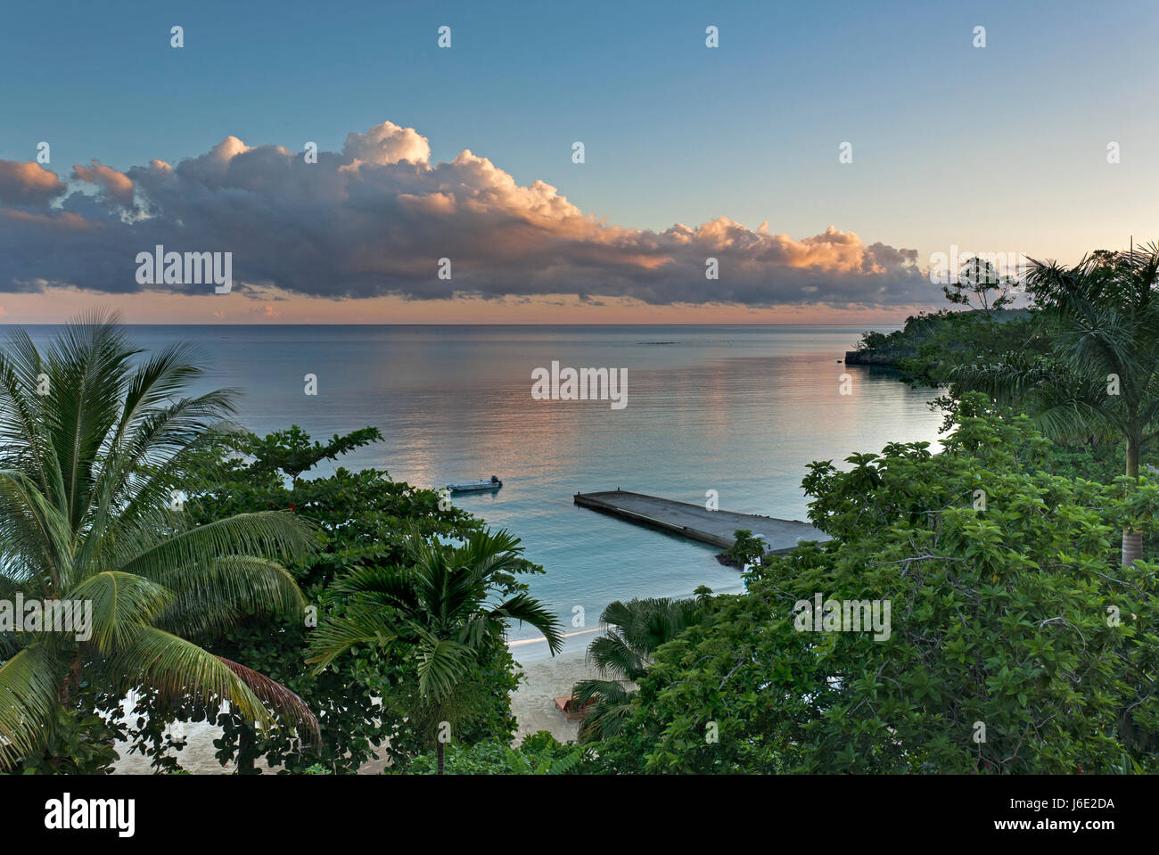 Jamaican beaches hi-res stock photography and images - Alamy