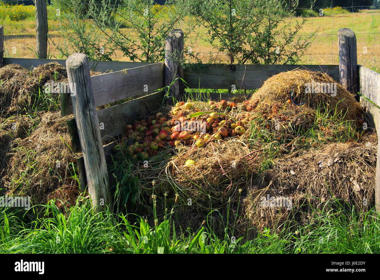 compost heap - compost pile 09 Stock Photo - Alamy
