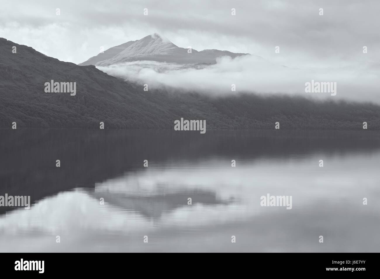 Inveruglas scotland hi-res stock photography and images - Alamy