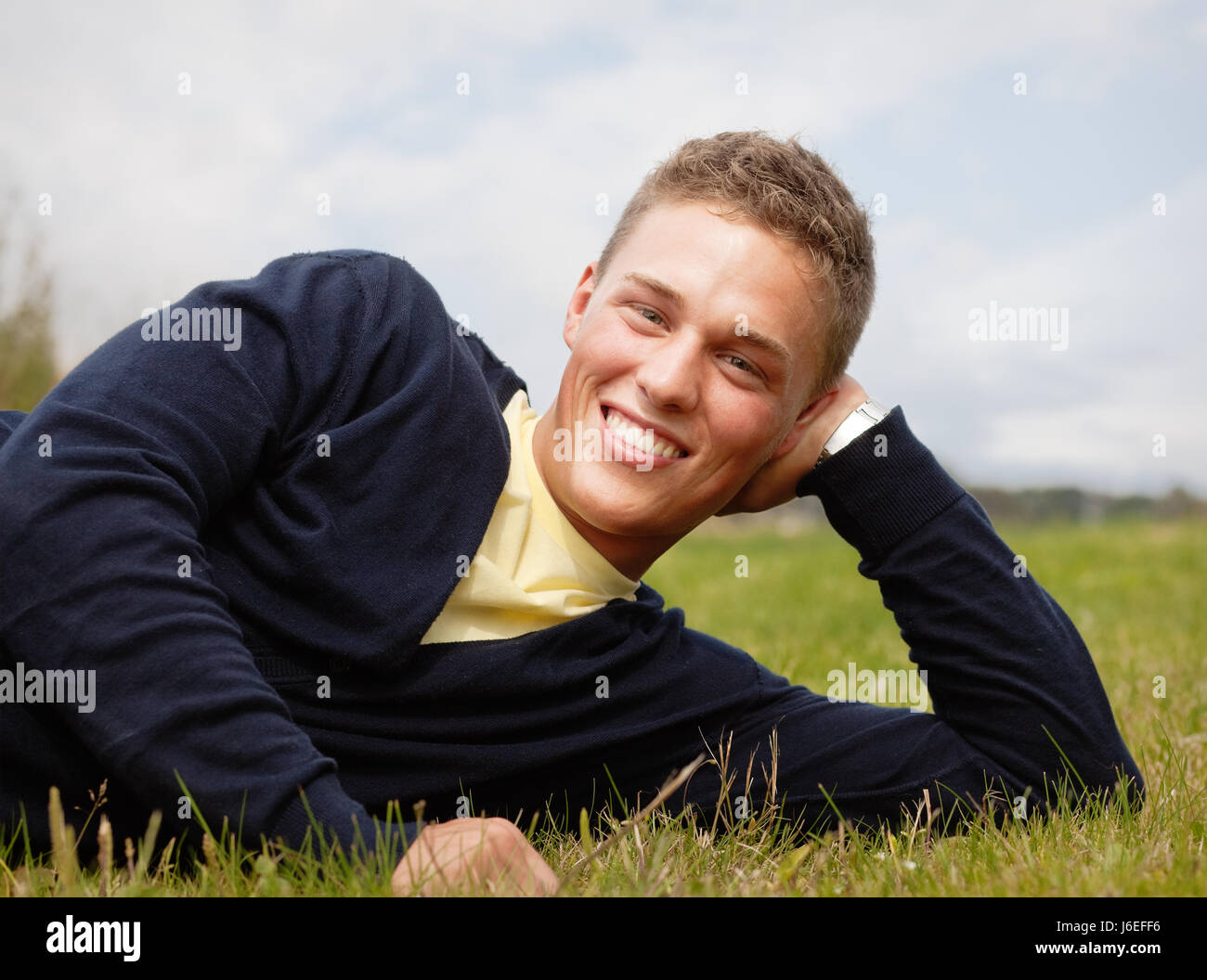 laugh laughs laughing twit giggle smile smiling laughter laughingly ...