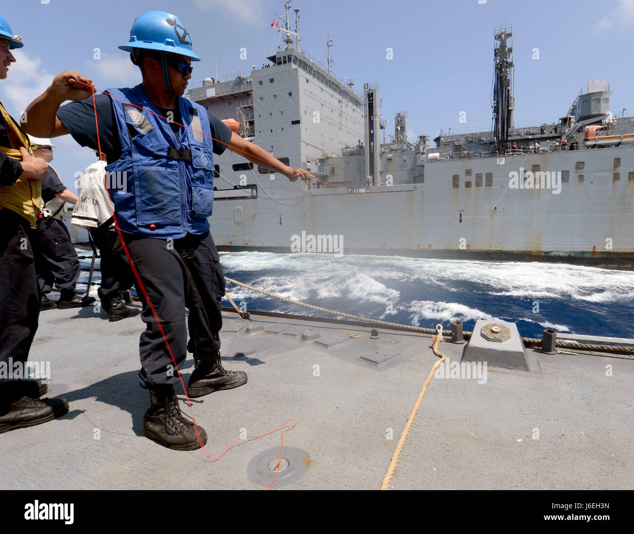 160619-N-YU572-037 SOUTH CHINA SEA (Aug. 21, 2016) – Boatswain’s Mate ...