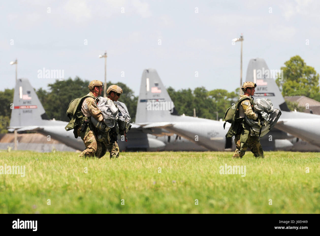 Special Tactics Airmen from the 720th Special Tactics Group, Hurlburt ...