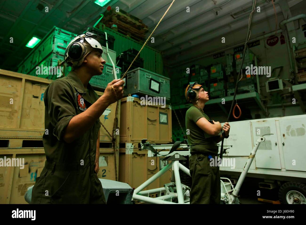 Marines from Marine Medium Tiltrotor Squadron 264 conduct maintenance ...