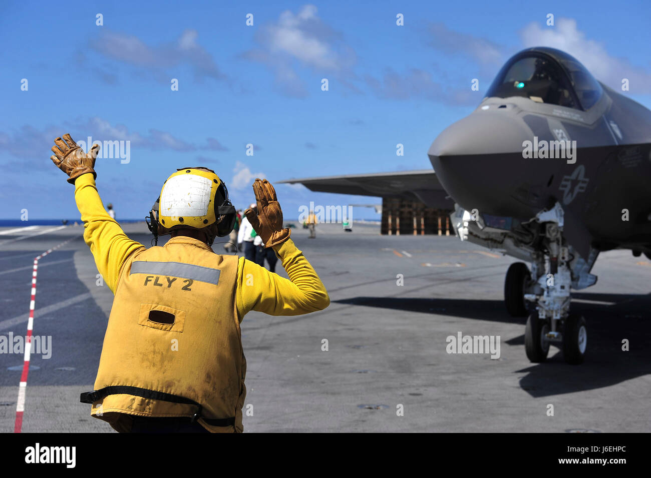 160814-N-GN619-745 ATLANTIC OCEAN (Aug. 14, 2016) - Aviation Boatswain ...