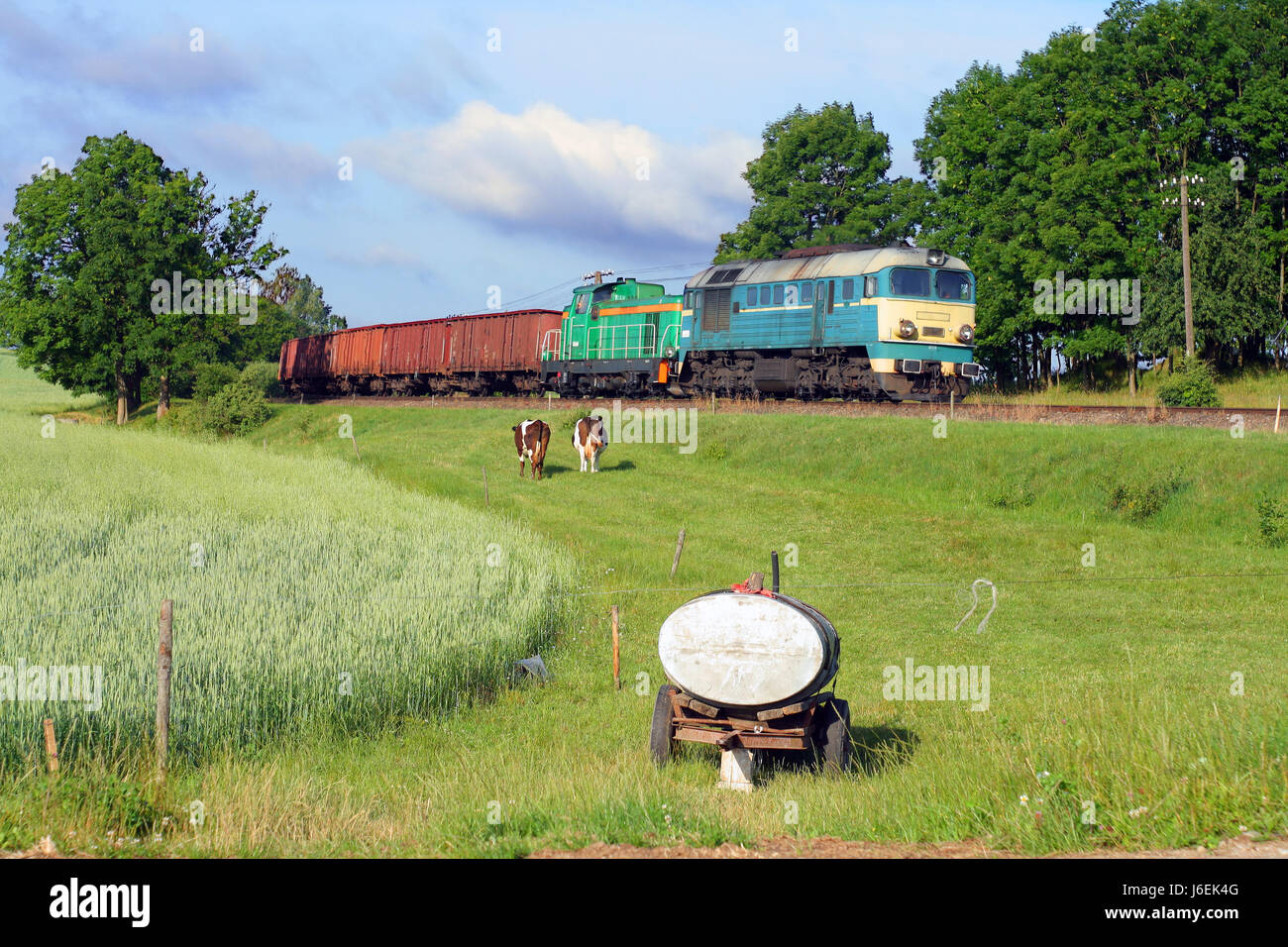 railway locomotive train engine rolling stock vehicle means of travel ...