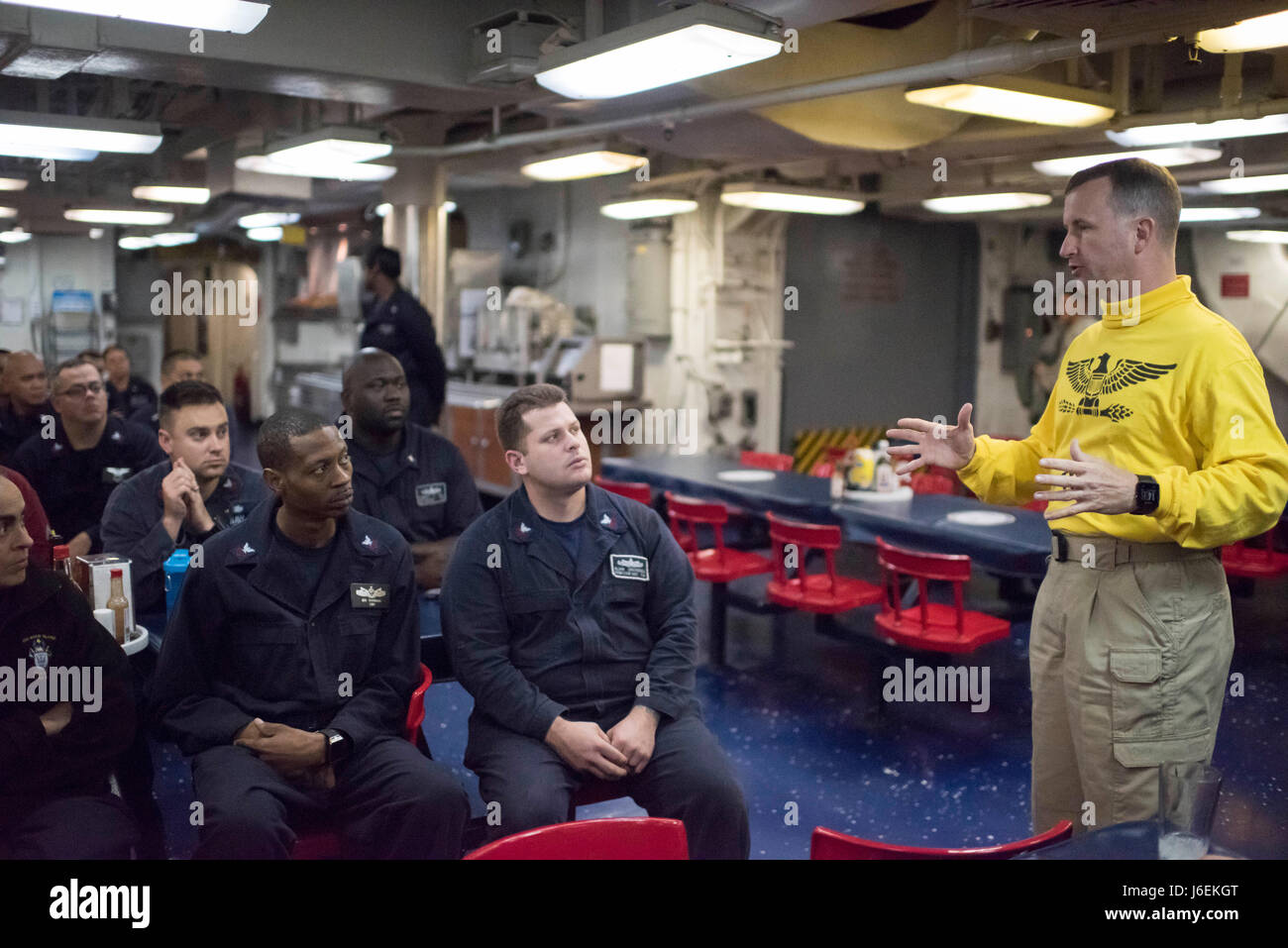 PACIFIC OCEAN (August 20, 2016) – USS Makin Island (LHD 8) Commanding ...