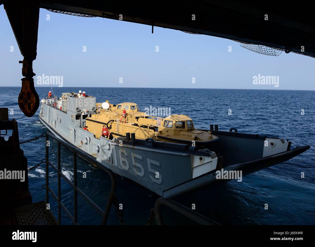 Uss whidbey island lsd 41 hi-res stock photography and images - Alamy