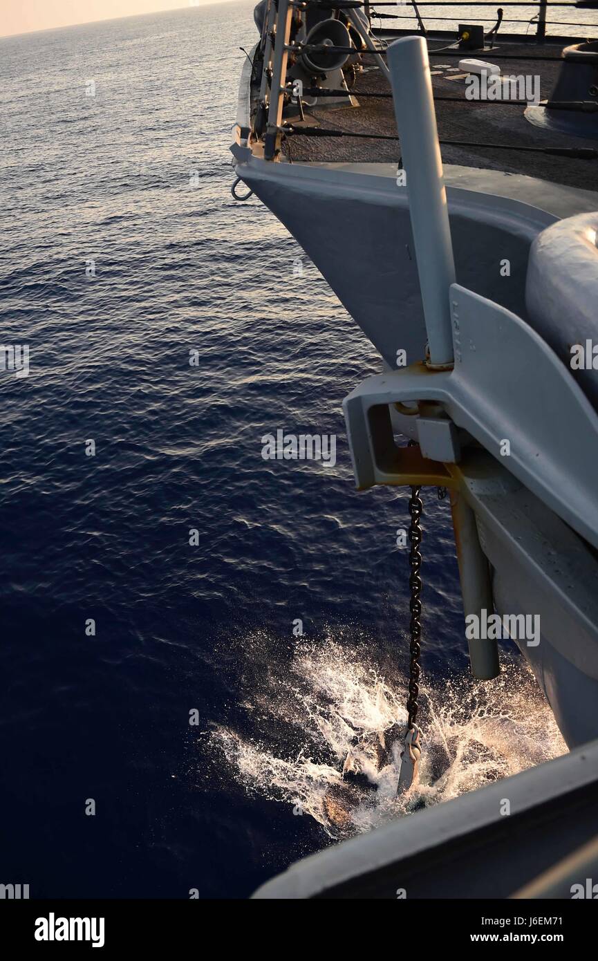 USS Ross (DDG 71), an Arleigh Burke-class guided-missile destroyer ...