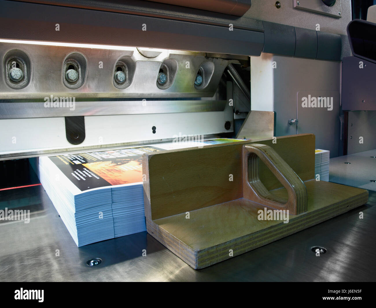 Paper cutter machine hi-res stock photography and images - Alamy