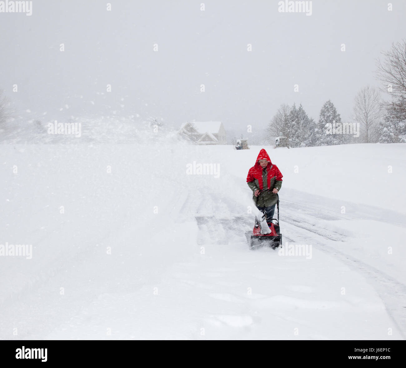 Coke machine outdoors hi-res stock photography and images - Alamy