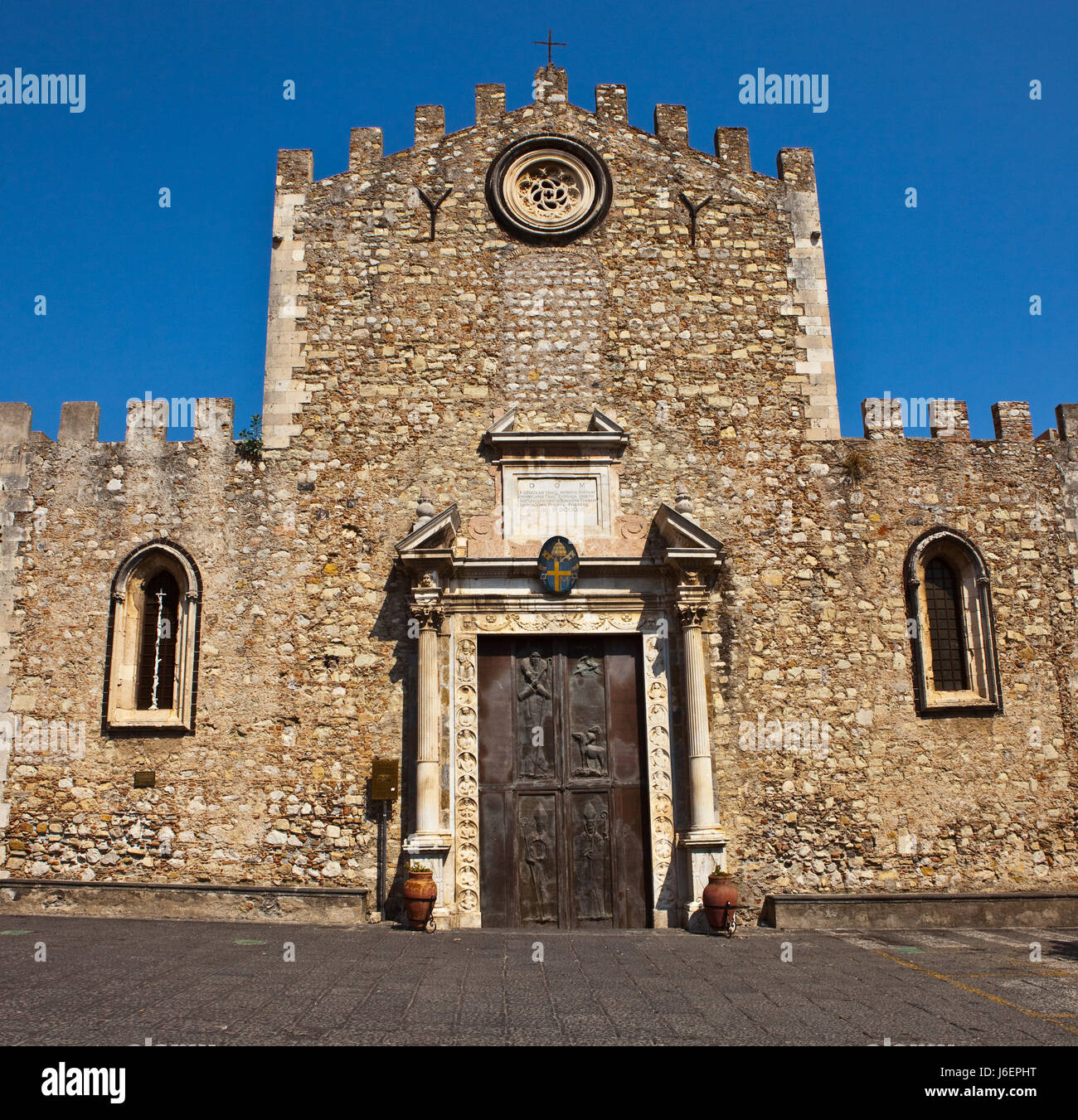 church square style of construction architecture architectural style ...