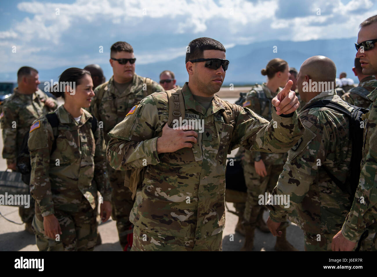 Soldiers from 2nd Battalion, 153rd Infantry Regiment, 39th Infantry ...