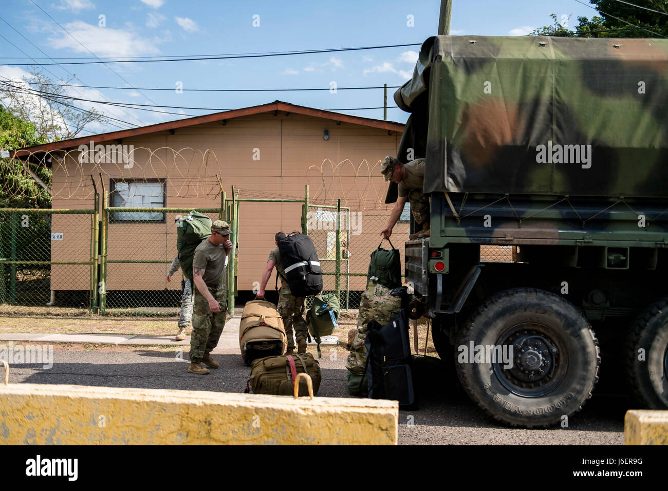 Soldiers from 2nd Battalion, 153rd Infantry Regiment, 39th Infantry ...