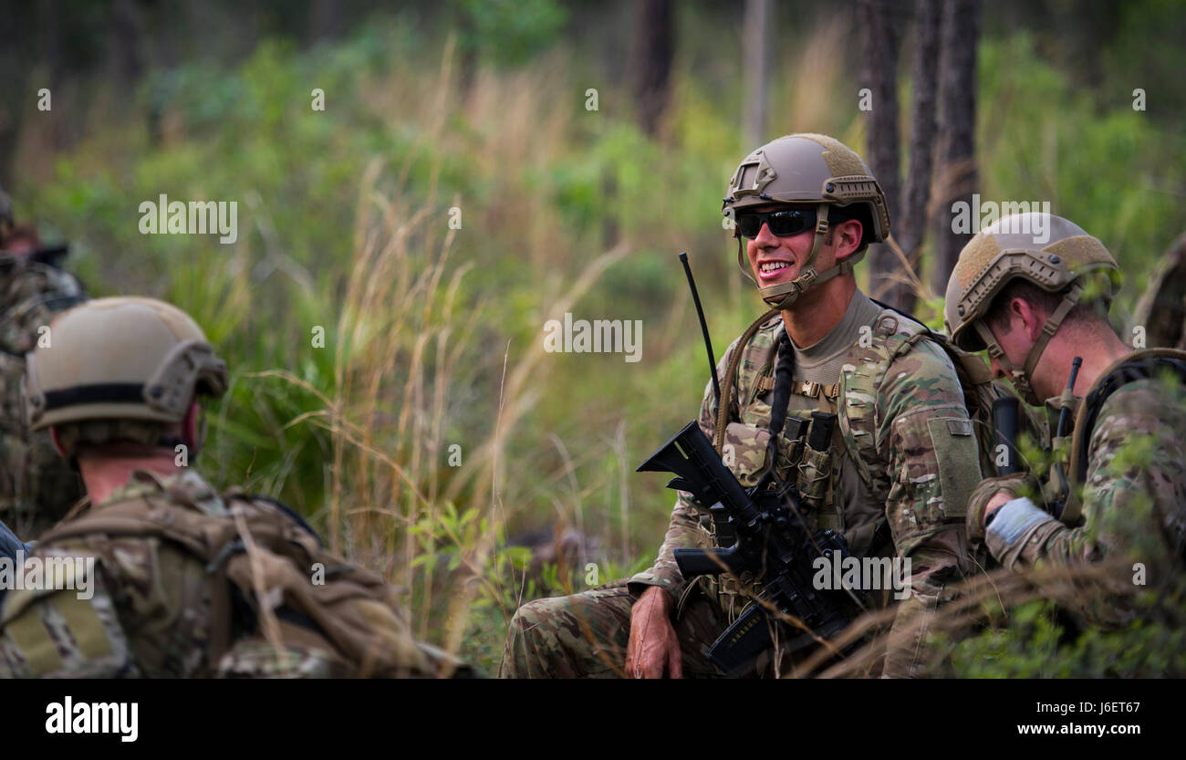 Combat aviation advisor students with the 6th Special Operations ...