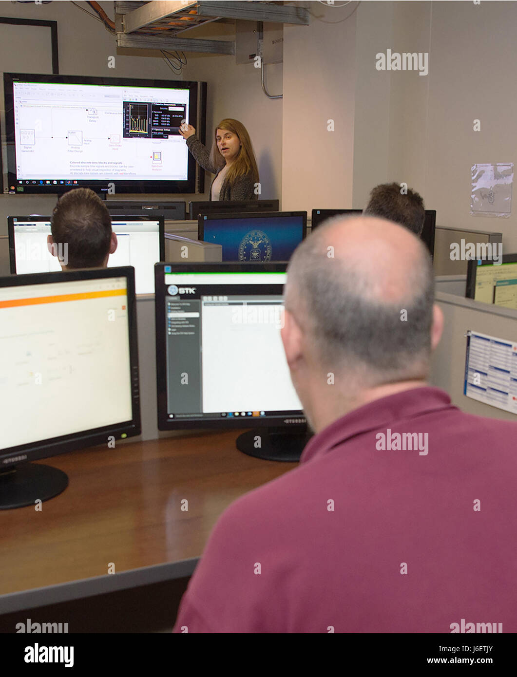 Sharepoint on computer hi-res stock photography and images - Alamy