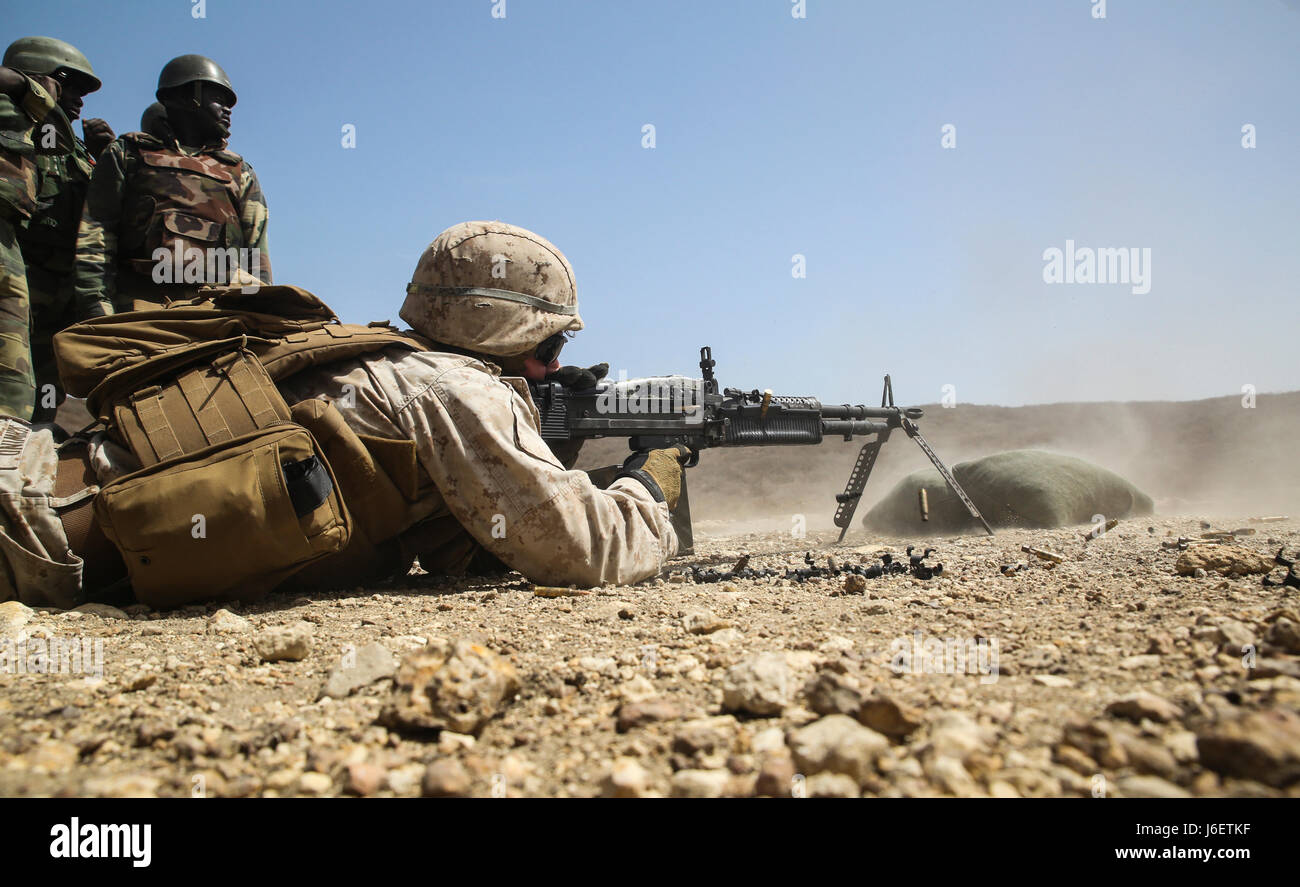 Marines advanced machine gun hi-res stock photography and images - Alamy