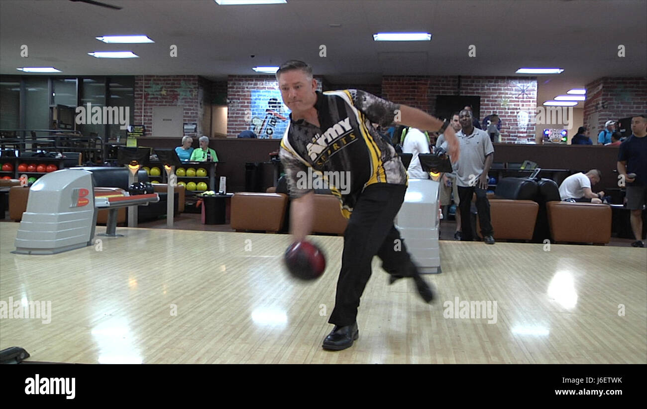Bowling techniques hi-res stock photography and images - Alamy