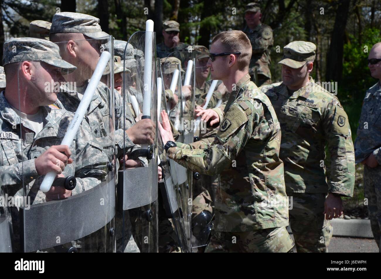 506th military police detachment hi-res stock photography and images ...